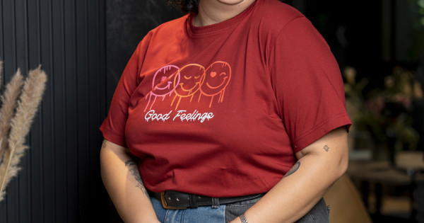 Women’s Graphic T-Shirt – Maroon | Stylish Casual Wear Sri Lanka – Dlook